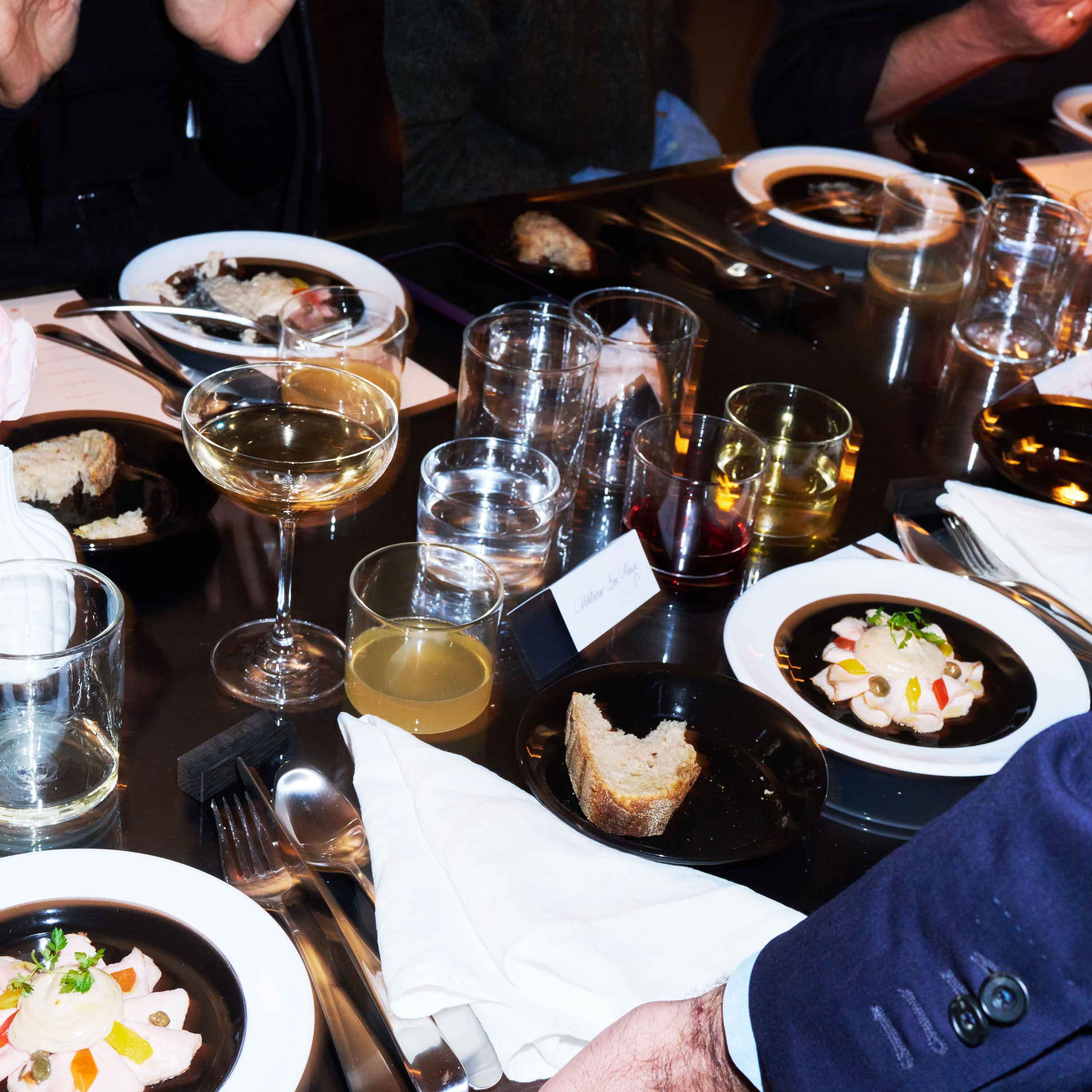 ALAÏA ZA official | Clothing, bags, shoes and accessories